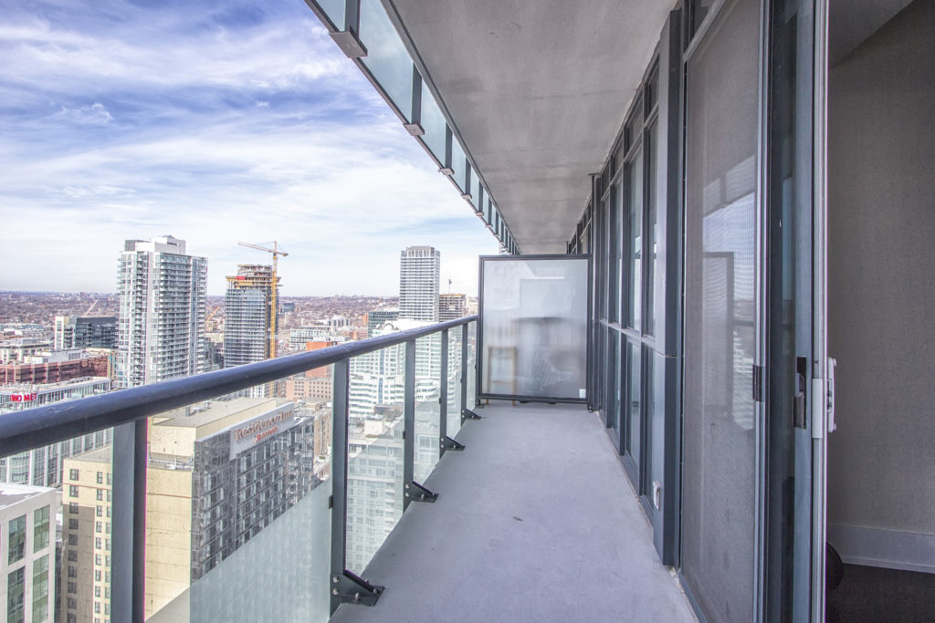 300 Front St West | Toronto Furnished Apartments And Suites | Mary-am ...